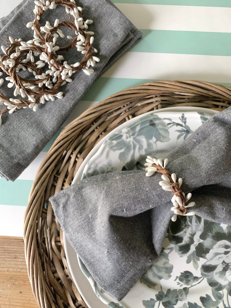 Easy DIY Napkin Rings For Party or Holidays - Mod Podge Rocks