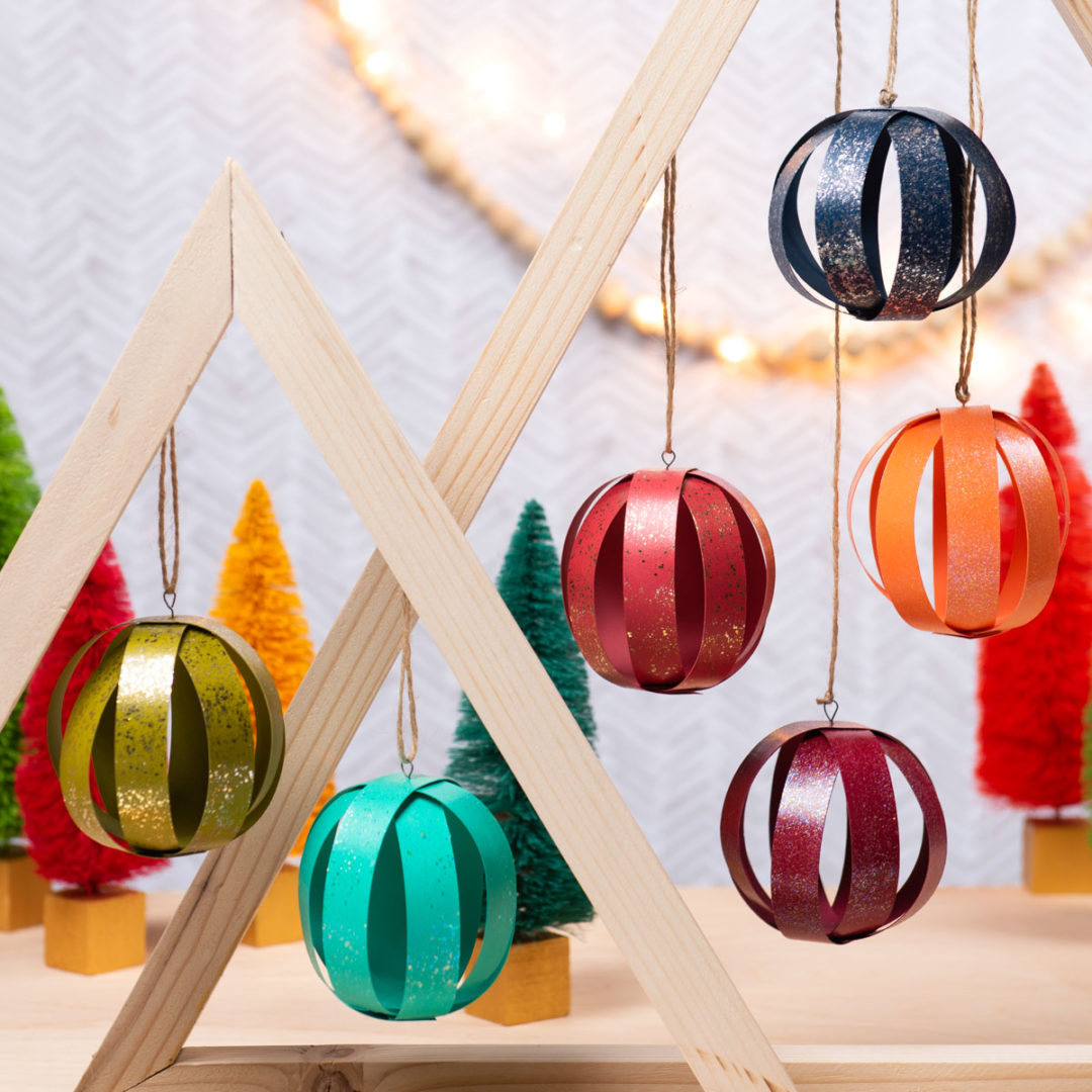 Paper Christmas Balls to Decorate Your Tree - Mod Podge Rocks